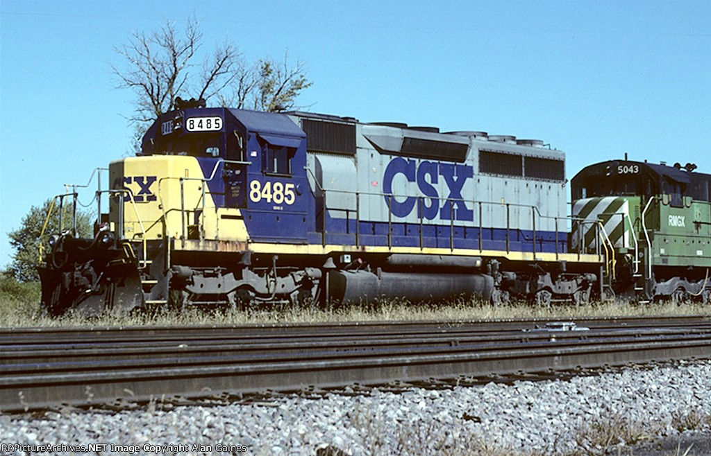 CSX SD40M-2 8485